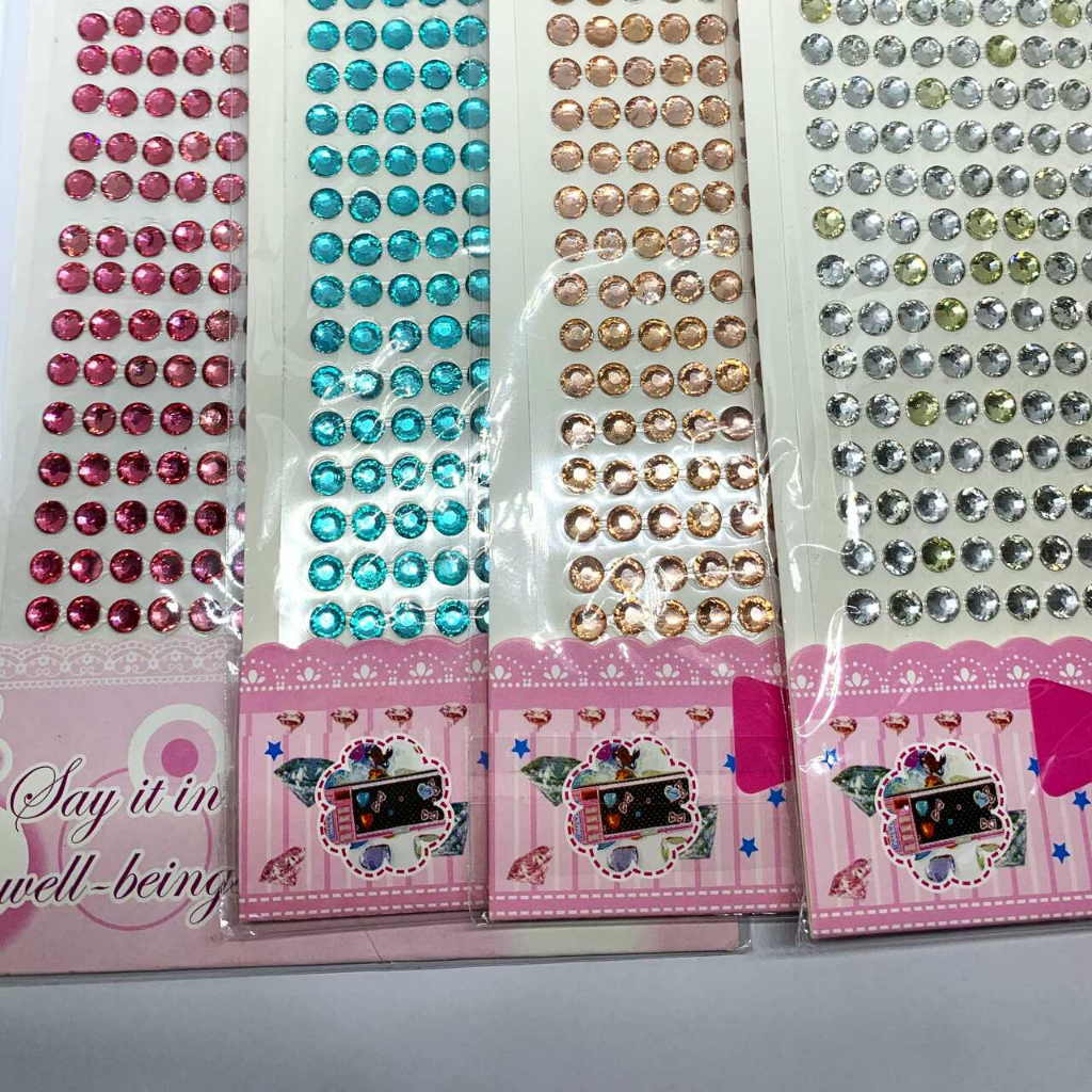 Cartela de Adesivo Strass 5mm Autocolante 330 unidades | Shopee Brasil