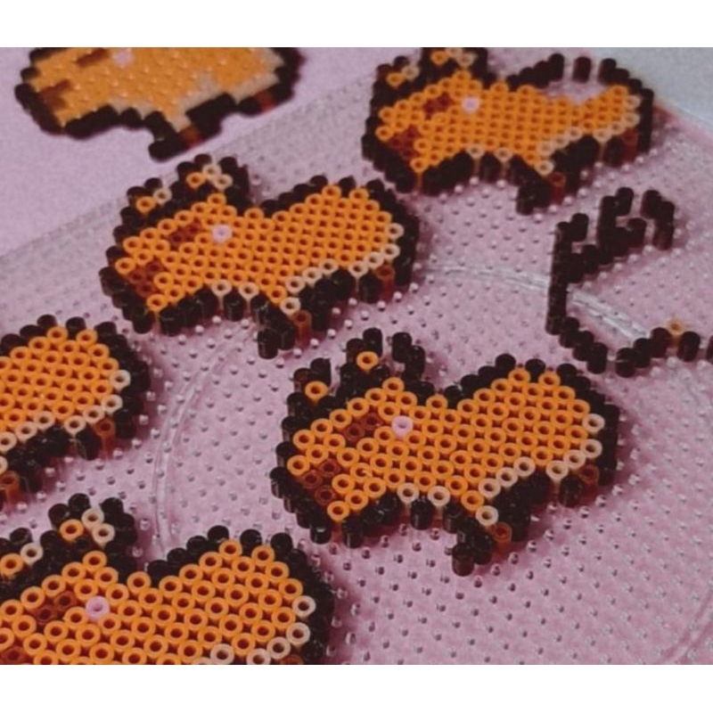 chaveiro, colar ou brinco capybara/capivara/pixelart hama beads ...