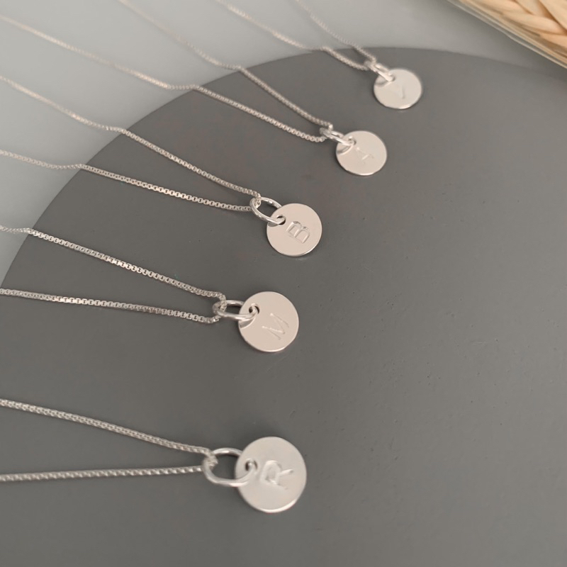 Colar inicial letra plaquinha prata legítima 925 corrente veneziana ...