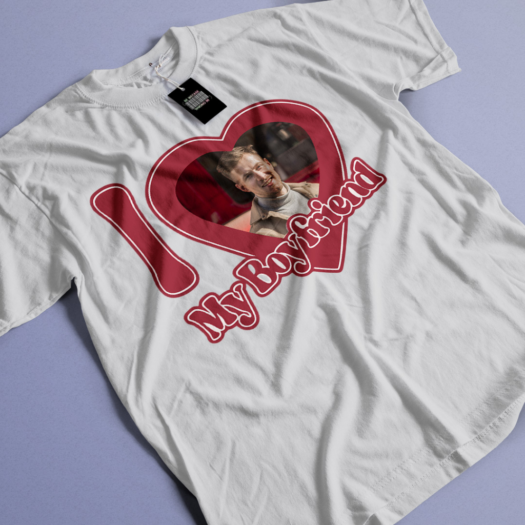Camiseta Love My Boyfriend com Foto | WECASE | Shopee Brasil Camiseta Love My Boyfriend com Foto | WECASE | Shopee Brasil