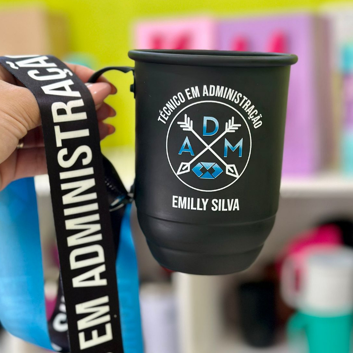 Caneca ADM Preto fosco - Administração - "Enche meu copo que o resto eu ...