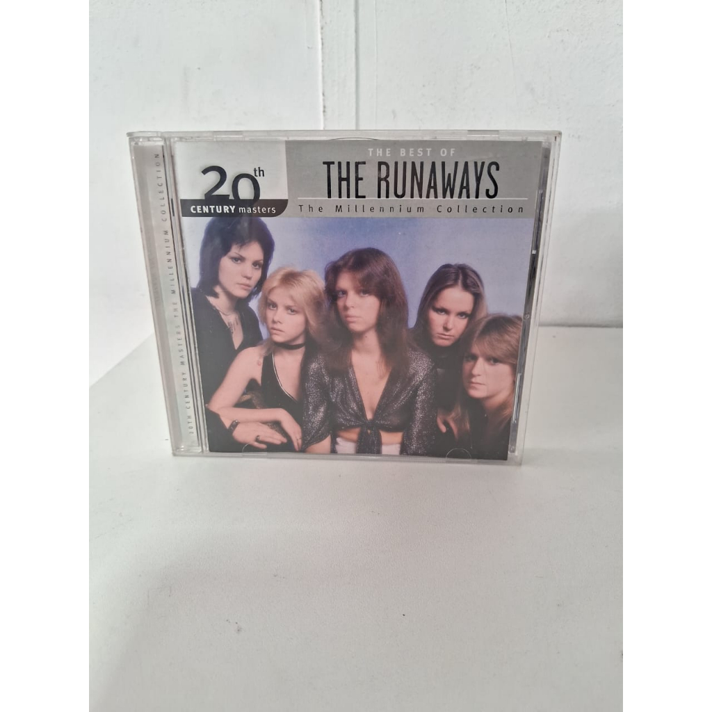 CD The Best of The Runaways - The Millennium Collection | Shopee Brasil