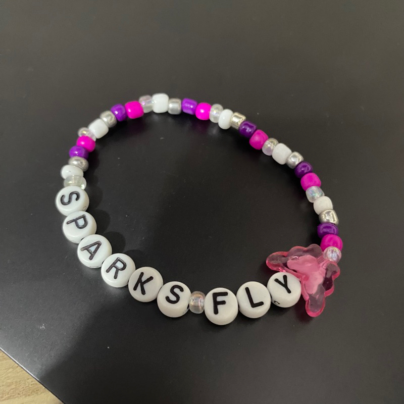 Friendship Bracelets - Sparks Fly (Taylor Swift) | Shopee Brasil Friendship Bracelets - Sparks Fly (Taylor Swift) | Shopee Brasil