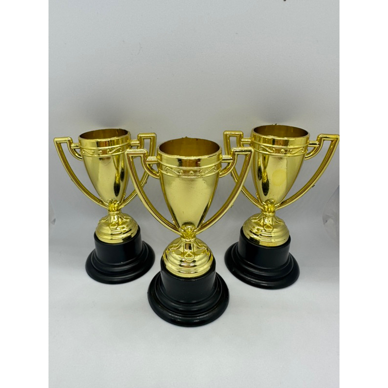 kit com 3 mini troféu plástico lembrancinha festa | Shopee Brasil