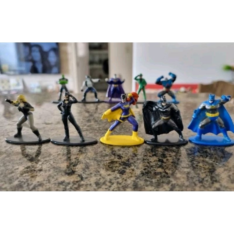 Lote com 5 bonecos DC Nano Figures Jada Toys. | Shopee Brasil