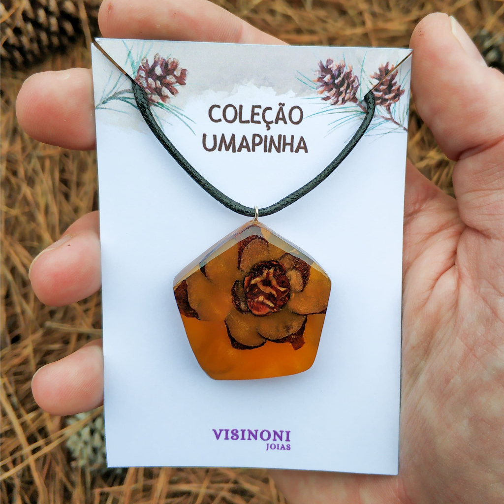 Colar UmaPinha Flor Pentagonal - Biojoia Criada com Pinha de Pinus e ...