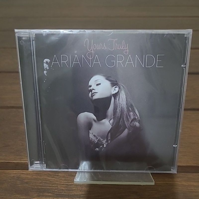CD ARIANA GRANDE - YOURS TRULY [ORIGINAL] (LACRADO) | Shopee Brasil