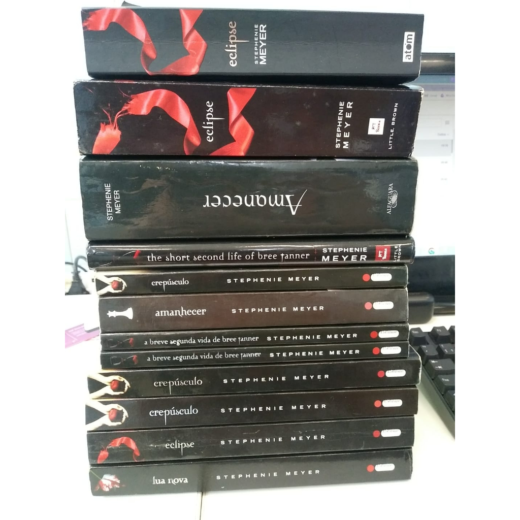 Livros Stephenie Meyer Crepúsculo Eclipse Lua Nova Amanhecer | Shopee Brasil