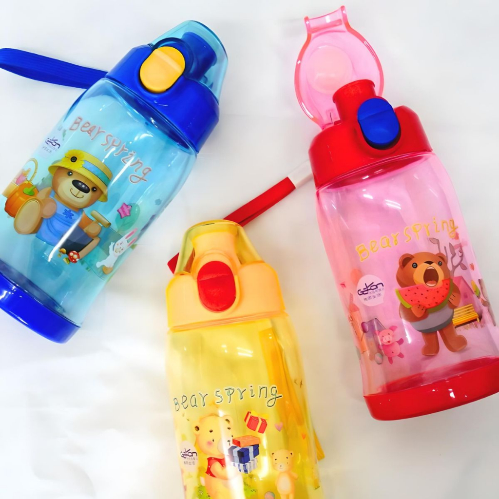 Garrafa de Água Infantil de personagem Plástico com Tampa Garrafinha de Água 520ml / 660ml ...