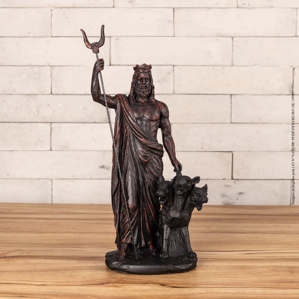 Estátua do Deus Hades com o Leal Cão Cérbero em Resina | Shopee Brasil