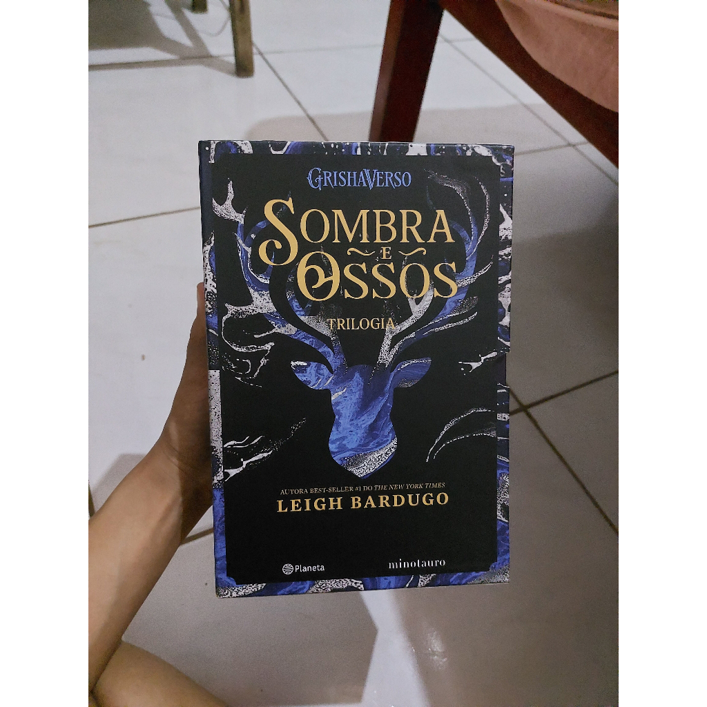 Box trilogia Sombra e Ossos ( Não acompanha ecobag) - Leigh Bardugo | Shopee Brasil