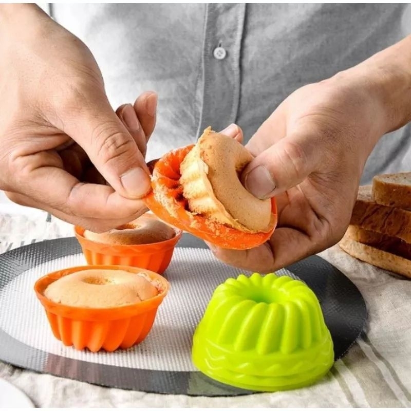 Kit 8 Formas de Mini Bolo/Torta e Pudim Silicone | Shopee Brasil