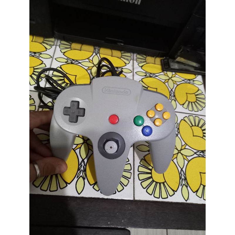 Controle Nintendo 64 original Perfeito | Shopee Brasil
