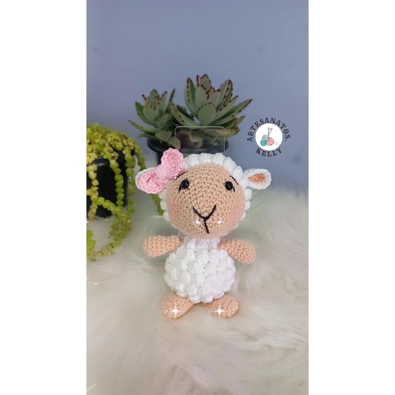 Ovelha amigurumi, ovelha mini amigurumi | Shopee Brasil