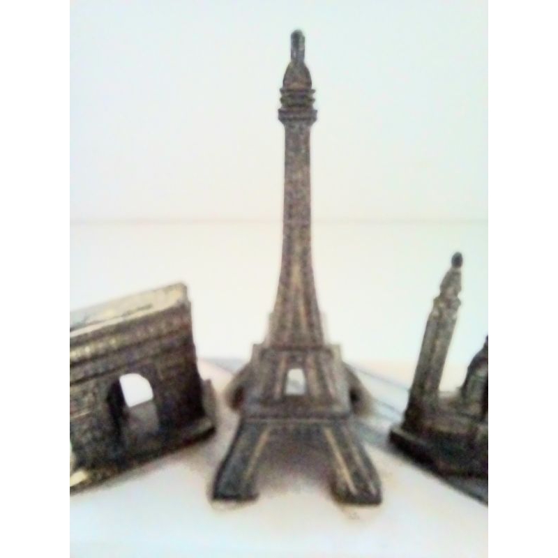 Espetacular Bibelô Paris Metal Mármore | Shopee Brasil
