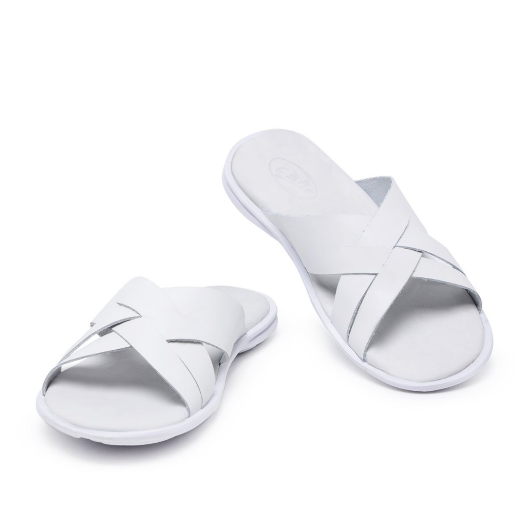 Chinelo Branco Feito em Couro legitimo para Passeio Chinelo de calçar ...