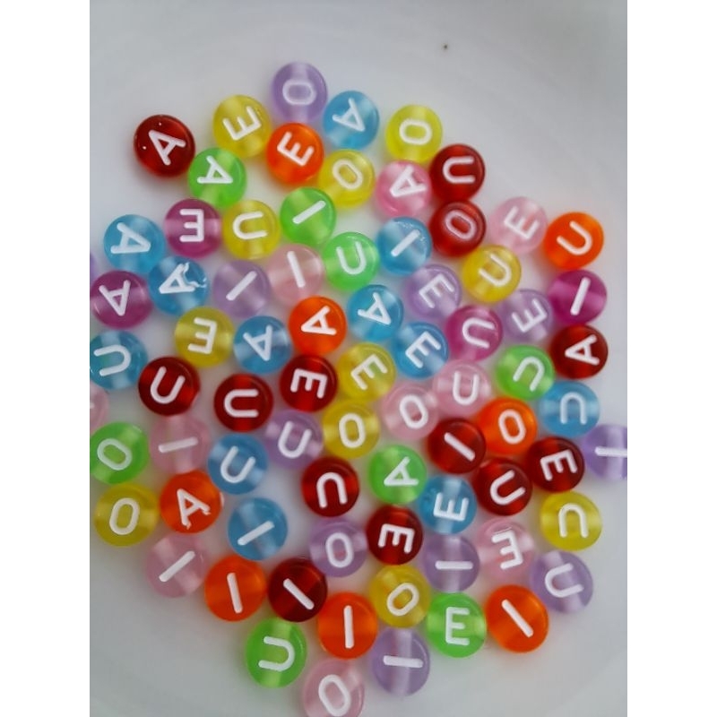 Miçangas entremeio achatadas coloridas letras alfabeto | Shopee Brasil