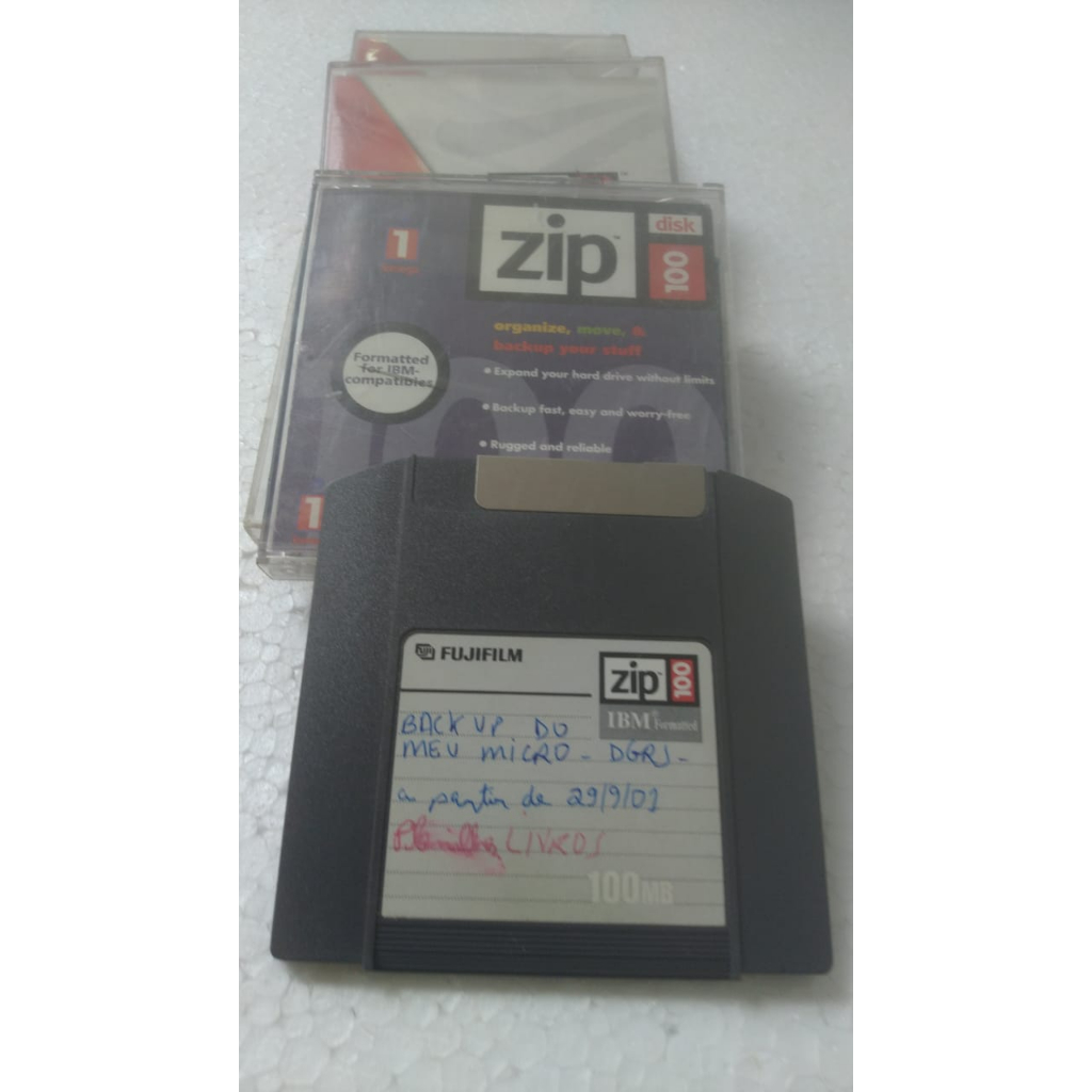 disco zip drive 100 mb usado em perfeito funcionamento oferta com 2 ...