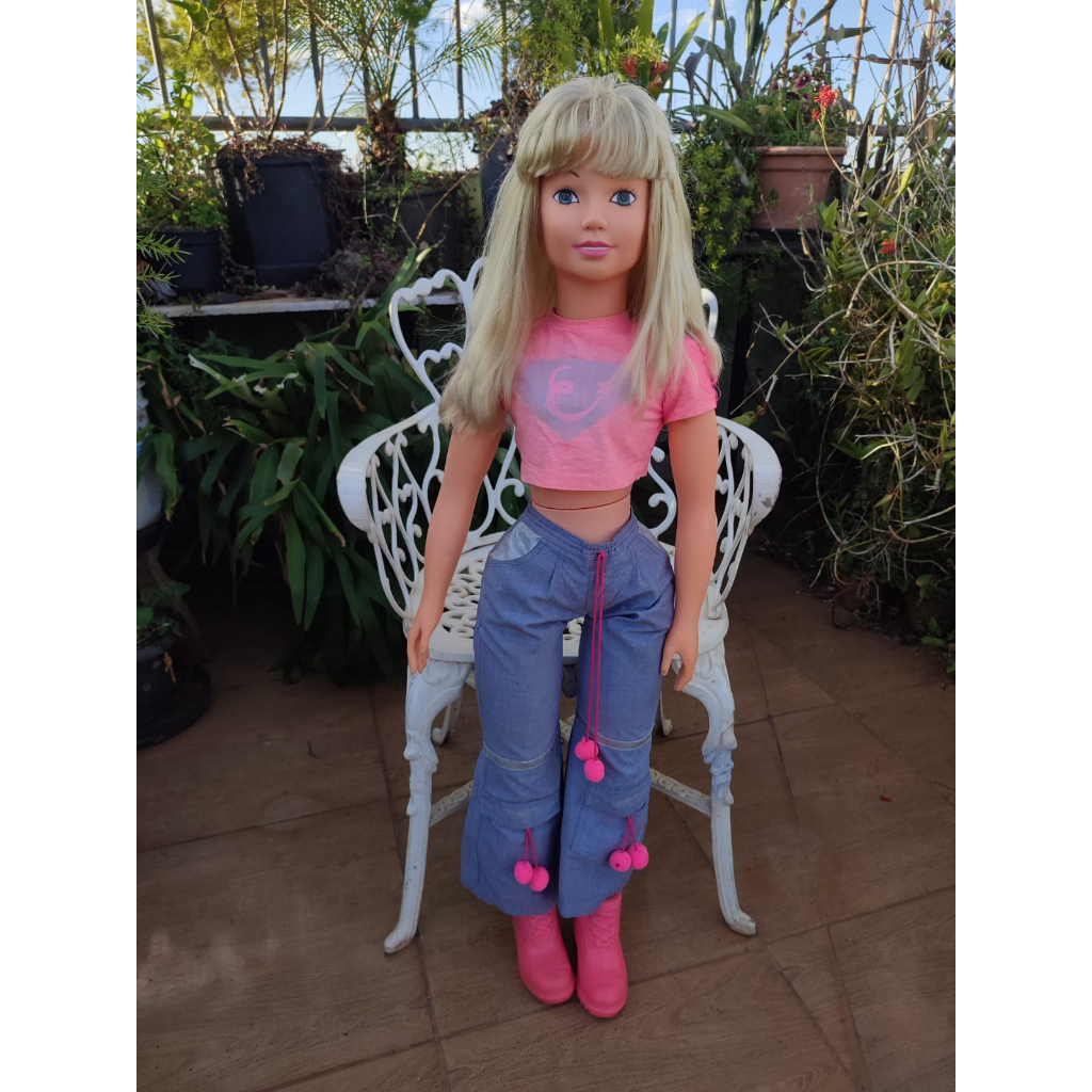 Boneca Eliana que anda Grande Estrela Anos 90 usada | Shopee Brasil