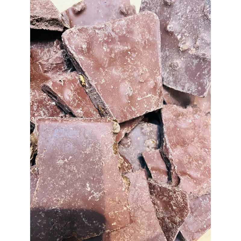 Lascas de Chocolate 70 % Cacau C/ Grãos de Café 100 Gramas - A Granel ...