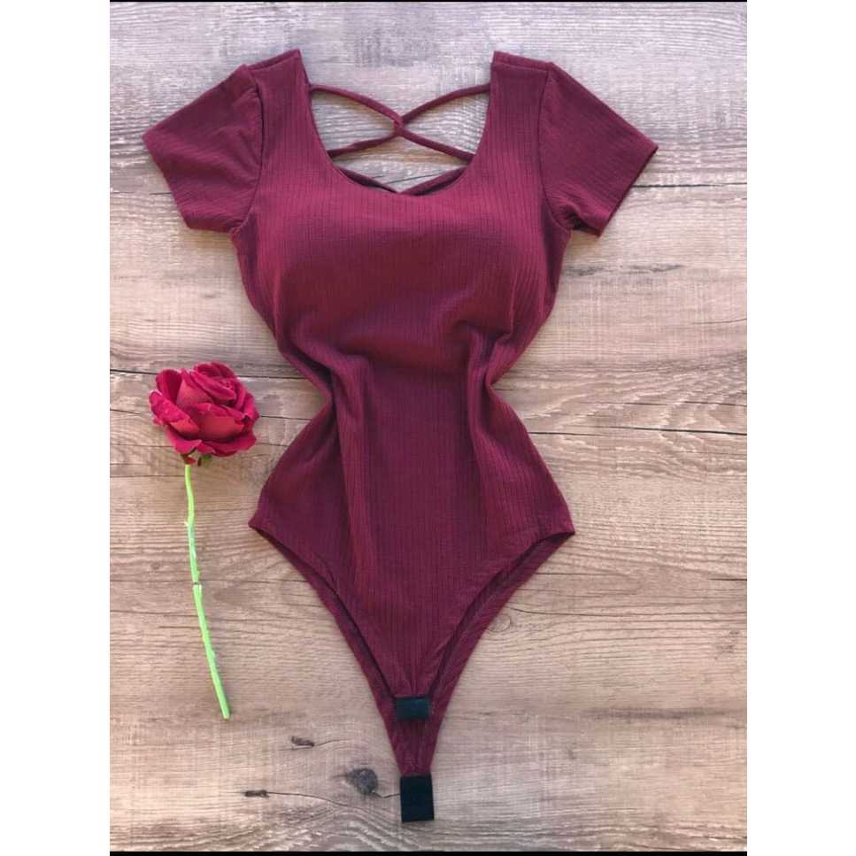 Body femenino trancado nas costas malha canelada manga curta com bojos ...