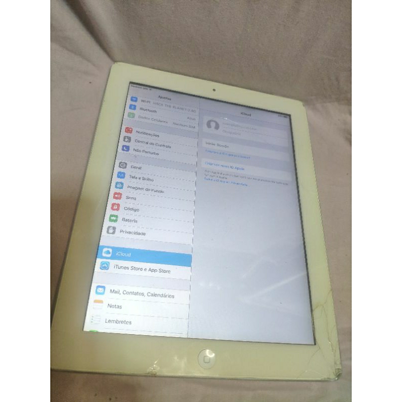 ipad 2. 32gb. tela trincada. desbloqueado, mas se reiniciar, volta o bloqueio. só tenho o ...