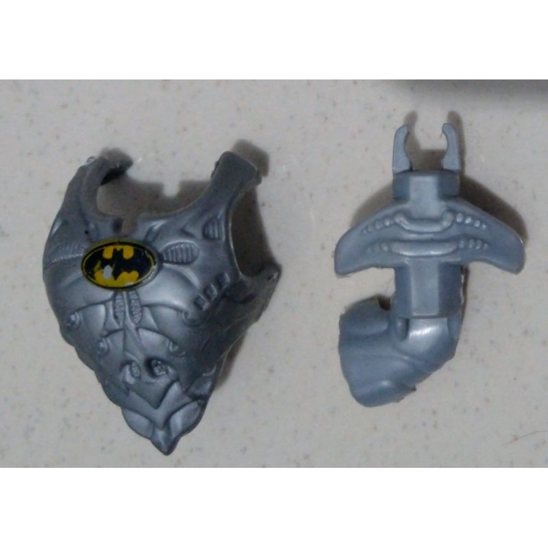 Batman & Robin Kenner - peitoral e garra do boneco | Shopee Brasil