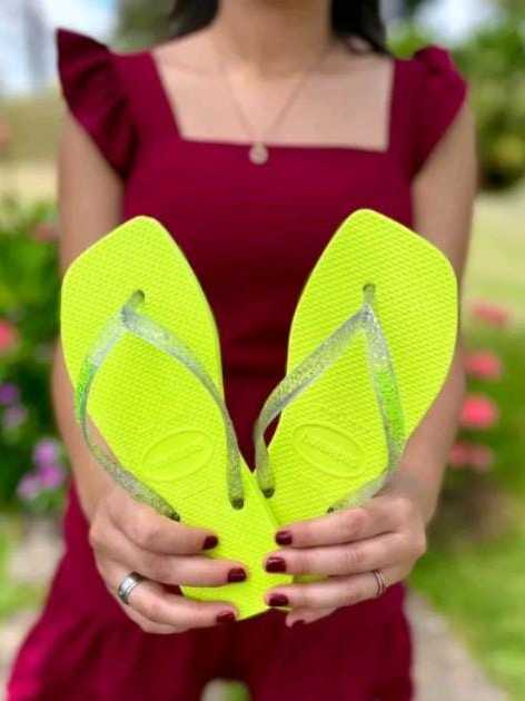 Chinelas havaianas com gliter varias cores | Shopee Brasil