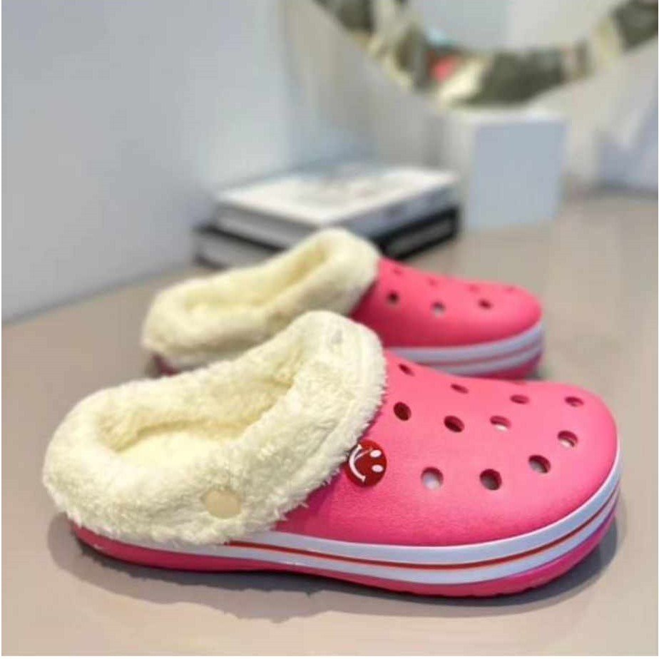 Chinelo Pantufa Sandalia Crocs Pelucia Pelinho REMOVIVÉL | Shopee Brasil