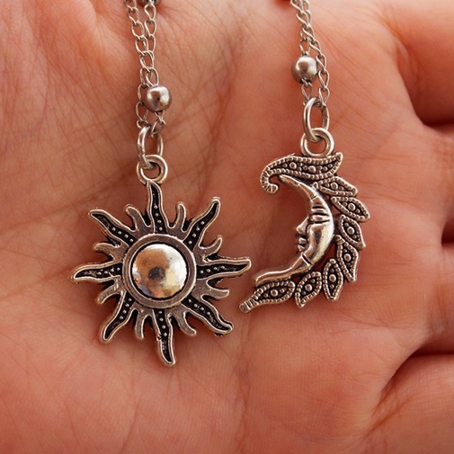 Colar Sol / Lua Prateada - Escolha o Modelo | Shopee Brasil