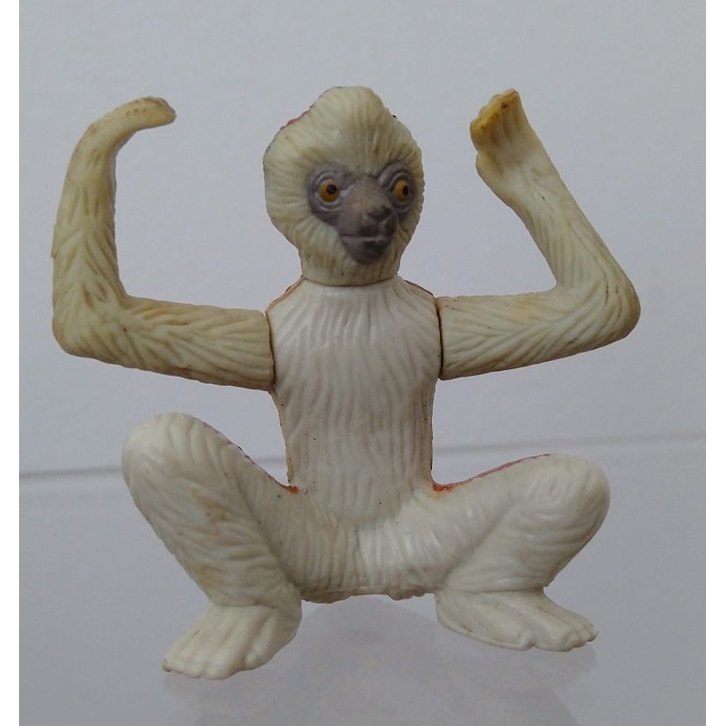 boneco macaco Zini - dinossauros Disney -Filme Dinossauros de 2000 ...