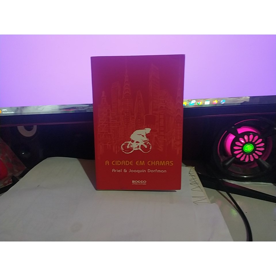 A cidade em chamas Capa comum – 2003 Edição Português por Ariel Dorfman ...