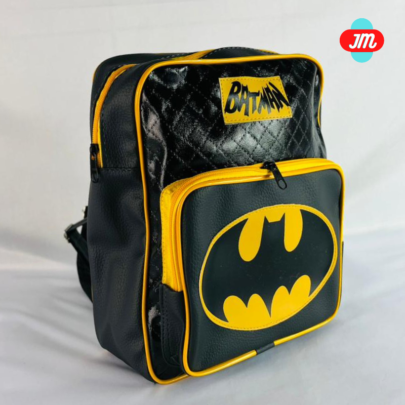 mochila do batman - Com Ajuste na Alça e Bolso Frontal 28cm | Shopee Brasil