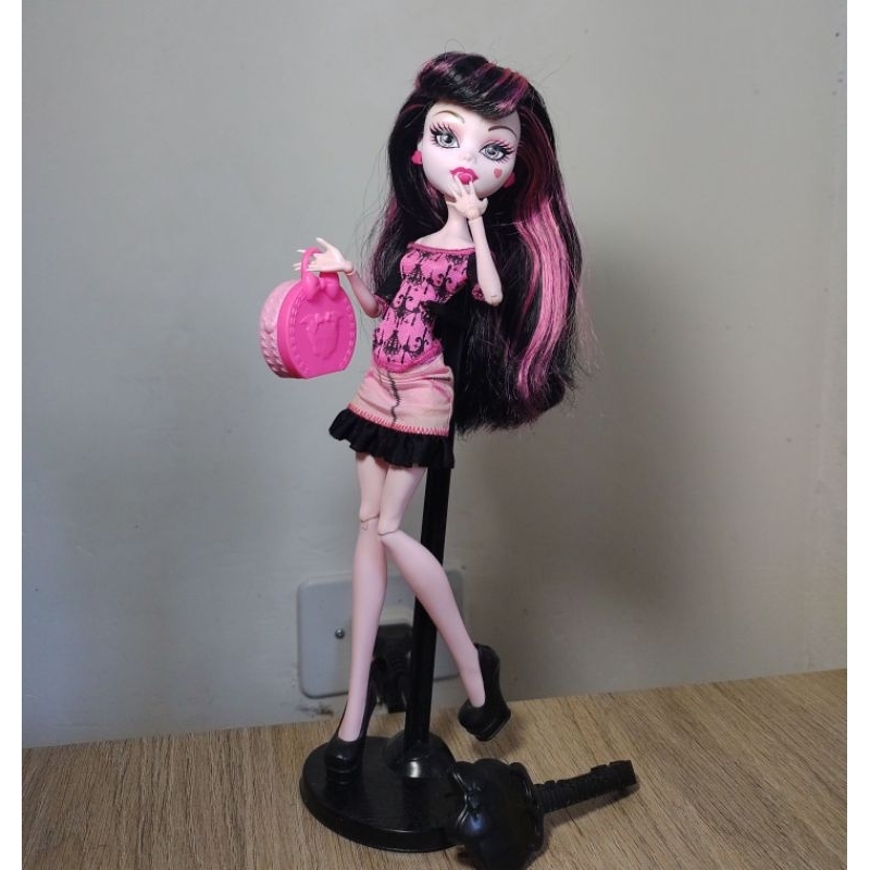 Boneca Monster High Draculaura Scaris City of Frights Mattel | Shopee ...