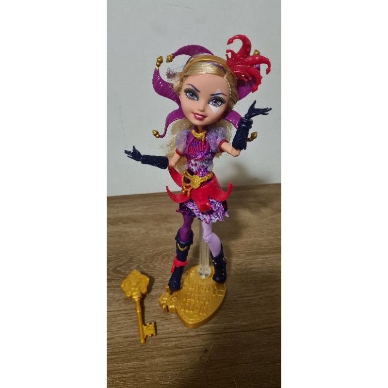 Boneca Ever After High Courtly Jester Way Too Wonderland COMPLETA ...
