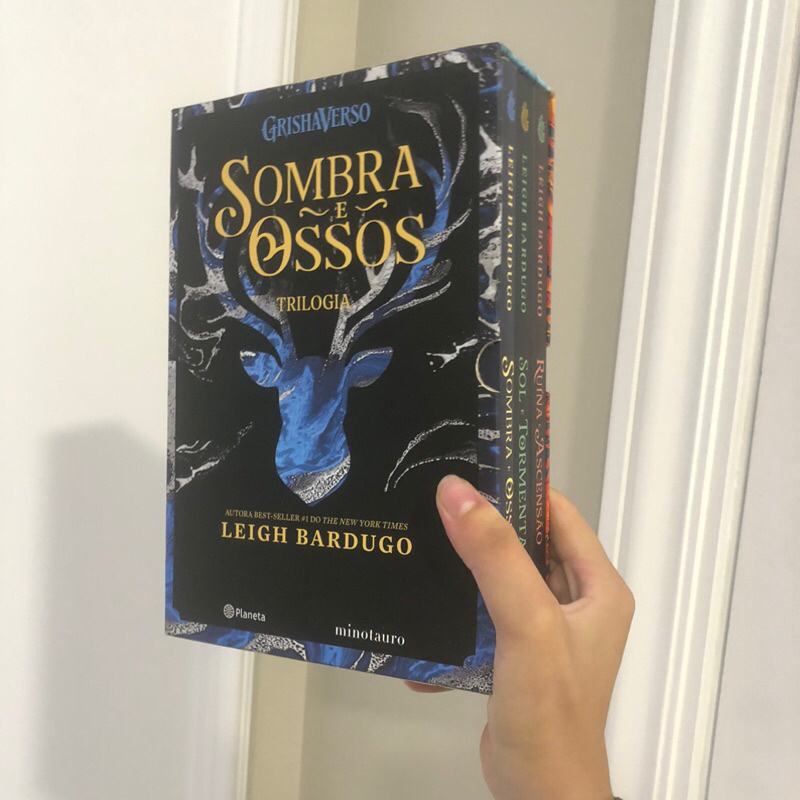 Box: trilogia Sombra e Ossos, Leigh Bardugo | Shopee Brasil