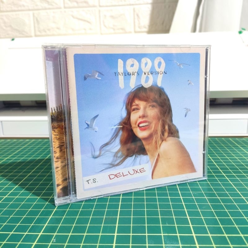 1989 DELUXE (TAYLOR'S VERSION) FAN-MADE | Shopee Brasil
