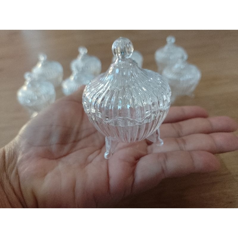 50 UNIDADES MINI BOMBONIERE LEMBRANCINHAS ACRÍLICA LUXO MODELO COM PÉS | Shopee Brasil