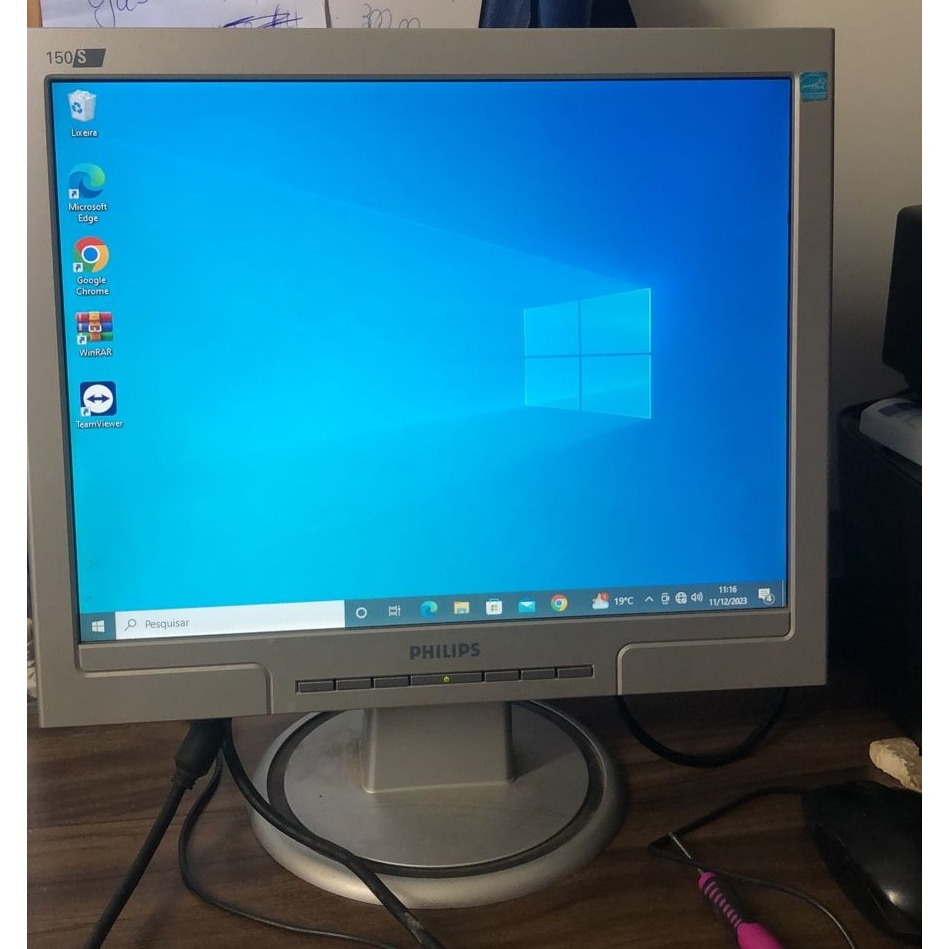 Monitor Philips 150s perfeito mas com pequeno detalhe. | Shopee Brasil