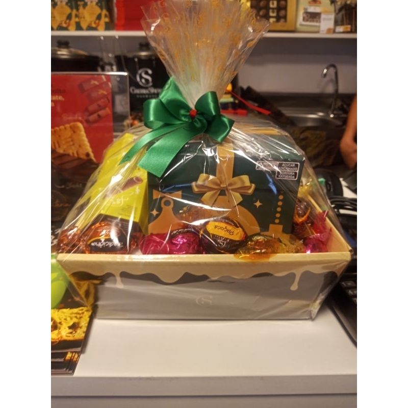 Cesta Com Panettone Para Presente De Natal Cacau Show Shopee Brasil