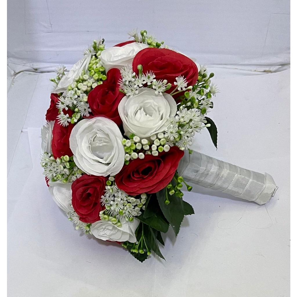 Buque artificial com 24 rosas e mosquitinho | Shopee Brasil