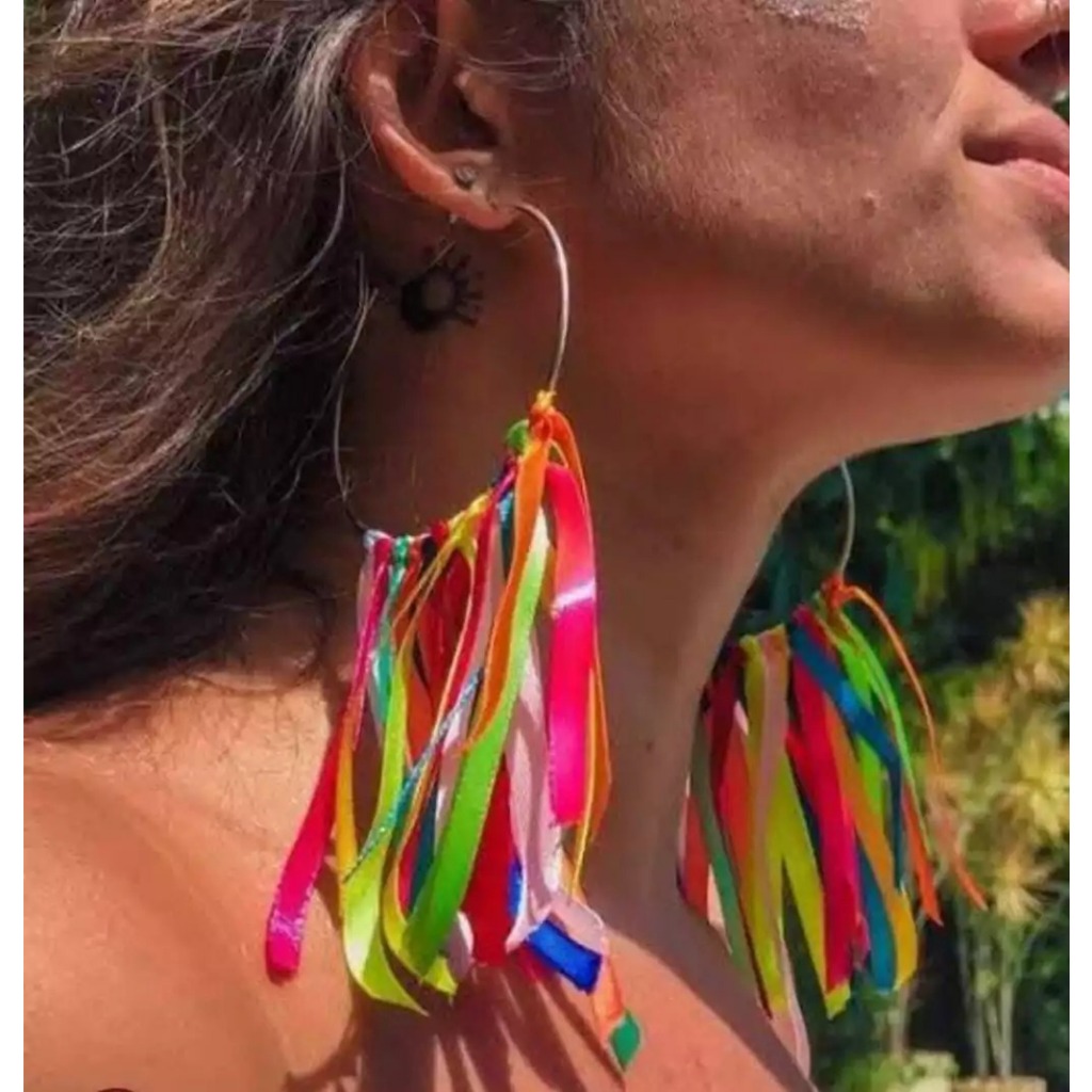Brincos de Argola Fitas Coloridas Carnaval: Estilo Festivo que Ilumina ...