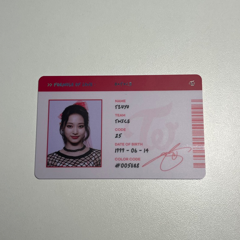 TWICE - Formula of Love: O+T=