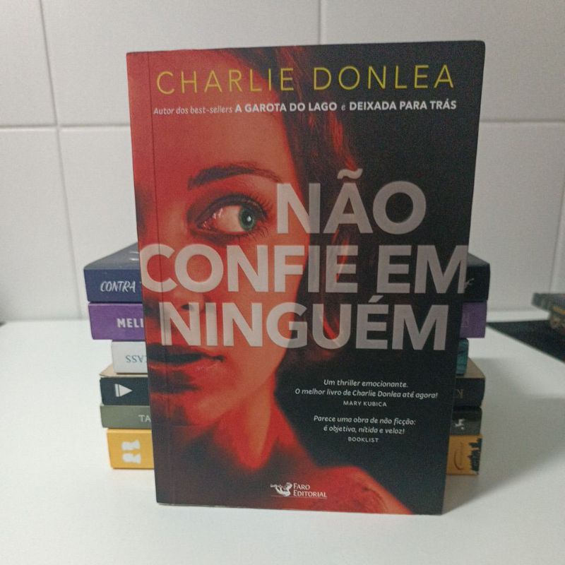 Livro: Não confie em ninguém | Shopee Brasil