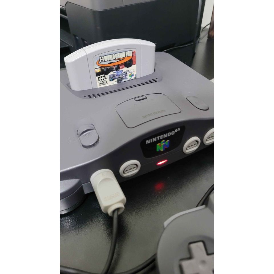 Nintendo 64 com jogo original Formula 1 World Grand Prix, fonte ...
