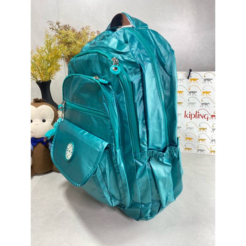 kipling mochila escolar metalizada ótimo acabamento acompanha macaco tamanho grande envio ...