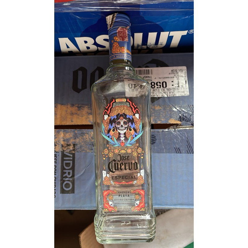 3 garrafas de tequila José Cuervo edicao especial SEM tampa - coleção ...