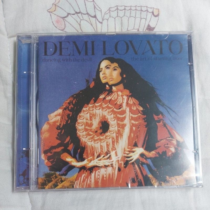 CD Demi Lovato - Dancing With The Devil (Deluxe) - Capa Alternativa ...