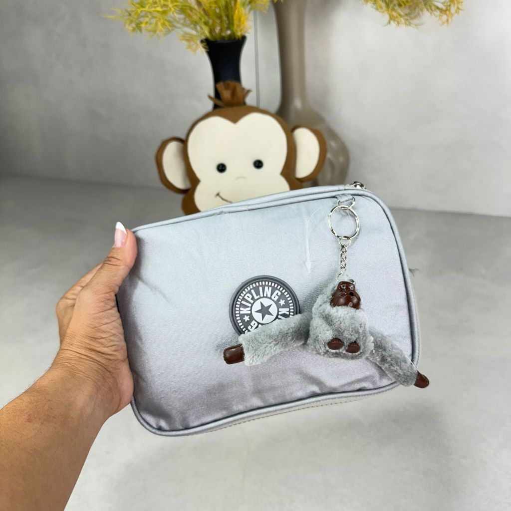 Estojo Escolar Metalizado Kipling Box 100 Pens com Chaveiro Macaco ...