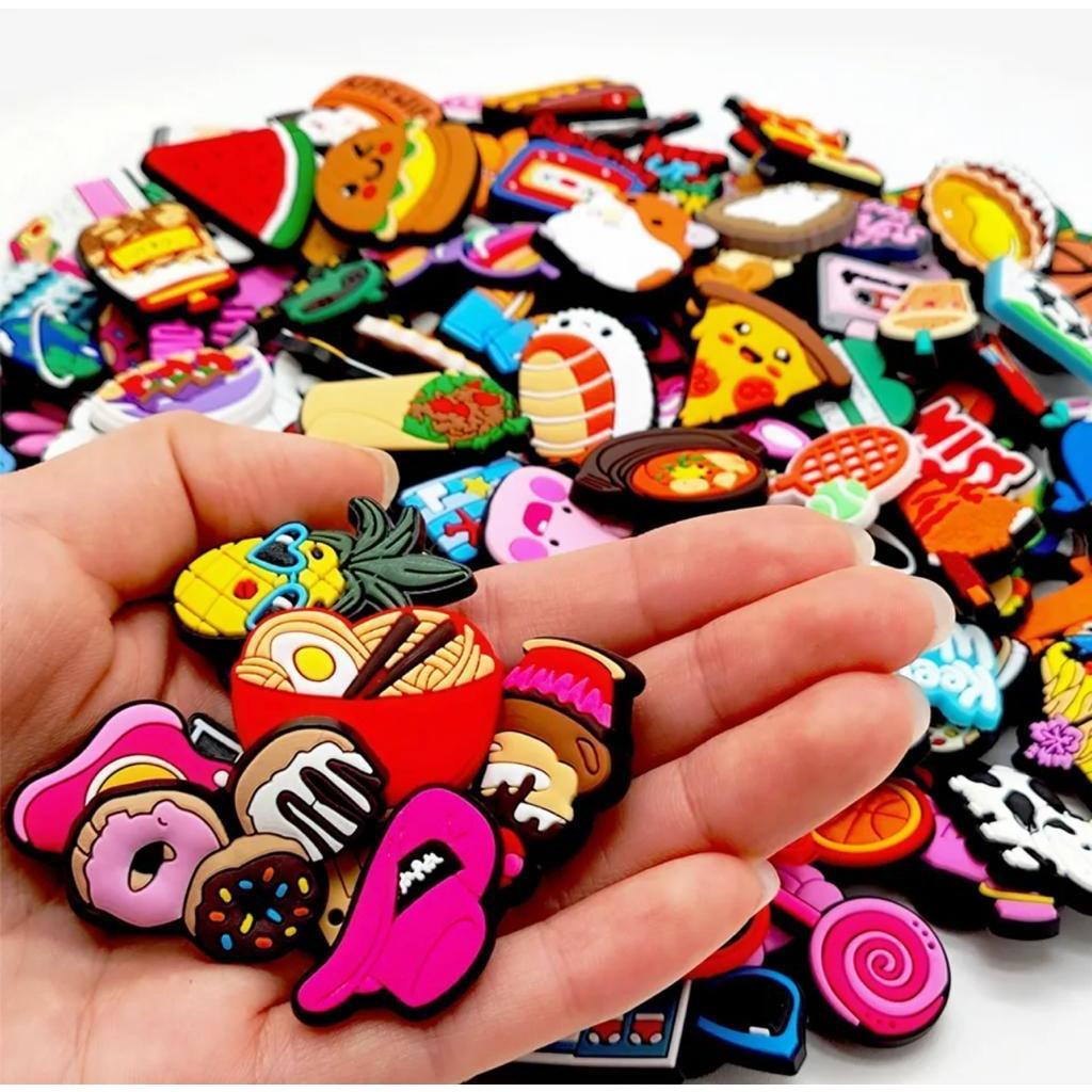 Pins Botons jibbitz para Crocs kit 25 Peças Sortidas | Shopee Brasil